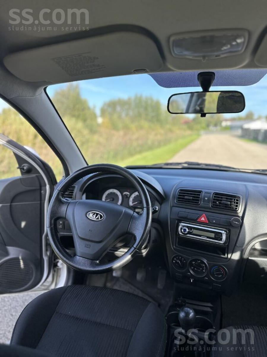 Grey Kia Picanto 2009 in Riga, with an engine capacity of 1.10 L and mileage of 205 thousand km for 1500 €, photo 5 on AUTOMOTO.COM.LV