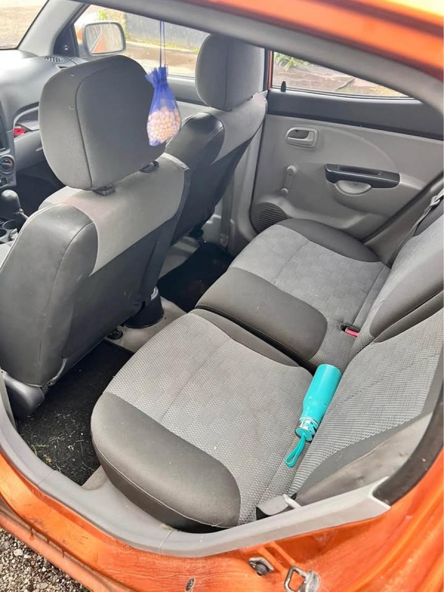 Pelēks Kia Picanto 2007 Narva, ar dzinēja tilpumu 1.10 L un nobraukumu 250 tūkst. km par 399 €, foto 10 vietnē AUTOMOTO.COM.LV