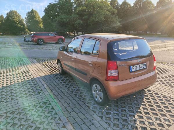 Orange Kia Picanto 2005 in Ventspils, with an engine capacity of 1.00 L and mileage of 110 thousand km for 1000 €, photo 4 on AUTOMOTO.COM.LV