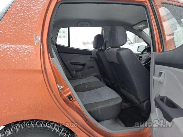Orange Kia Picanto 2007 in Tallinn, with an engine capacity of 1.10 L and mileage of 116 thousand km for 599 €, photo 7 on AUTOMOTO.COM.LV