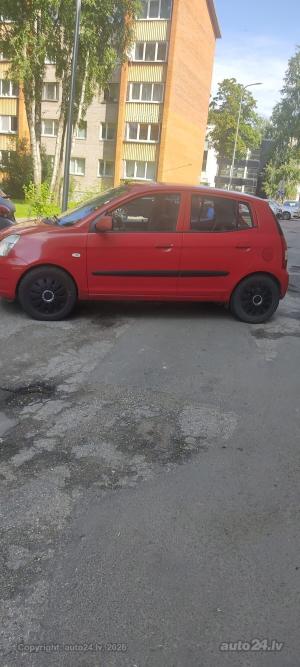 Red Kia Picanto 2005 in Tallinn, with an engine capacity of 1.10 L and mileage of 109 thousand km for 1999 €, photo 3 on AUTOMOTO.COM.LV