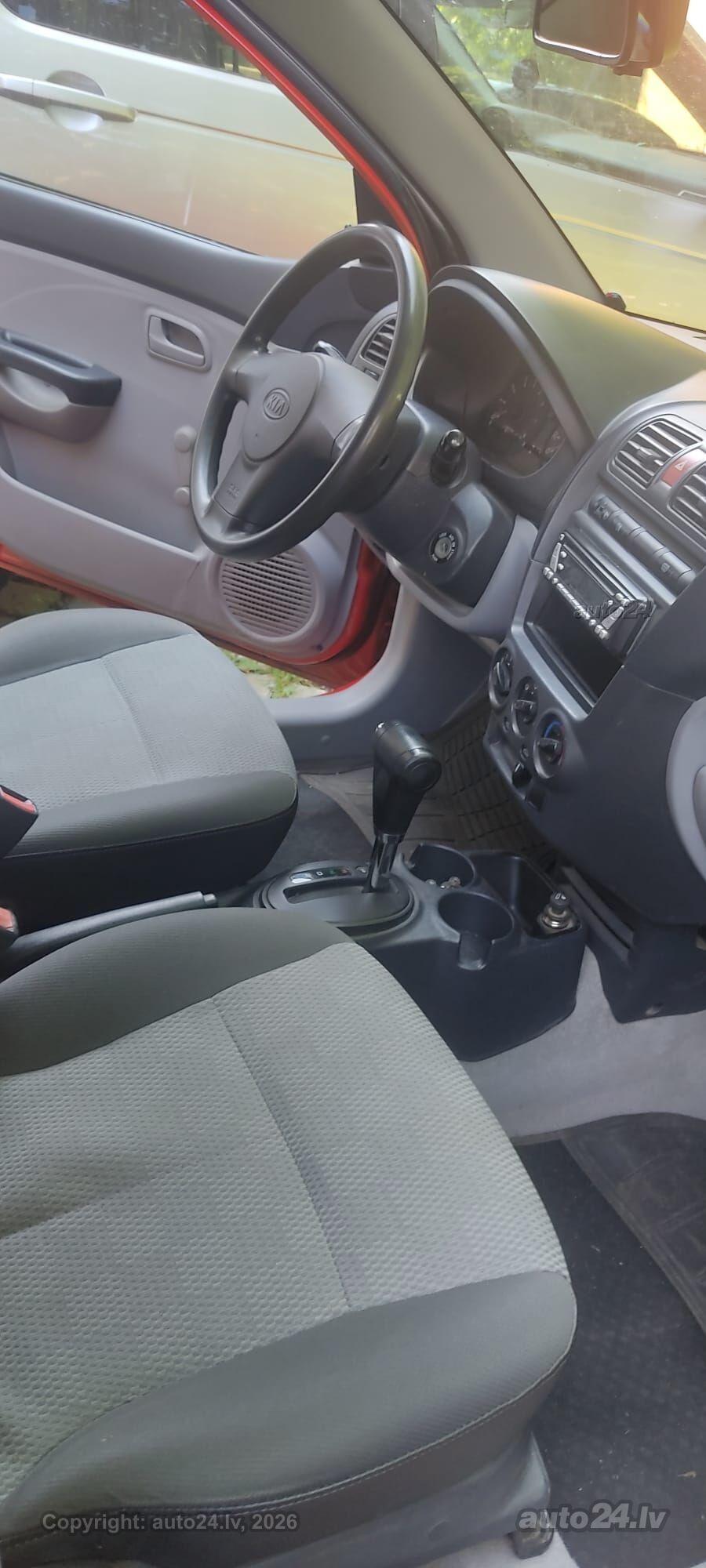 Red Kia Picanto 2005 in Tallinn, with an engine capacity of 1.10 L and mileage of 109 thousand km for 1999 €, photo 5 on AUTOMOTO.COM.LV