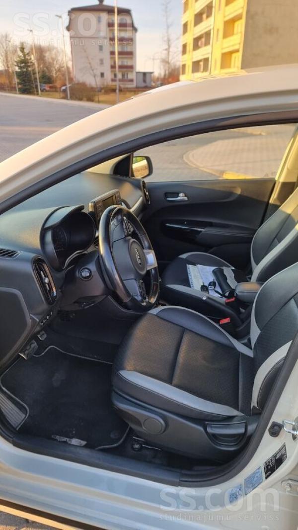 White Kia Picanto 2017 in Riga, with an engine capacity of 1.20 L and mileage of 109 thousand km for 8000 €, photo 7 on AUTOMOTO.COM.LV