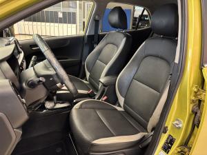 Yellow Kia Picanto 2019 in Riga, with an engine capacity of 1.20 L and mileage of 84 thousand km for 10900 €, photo 10 on AUTOMOTO.COM.LV