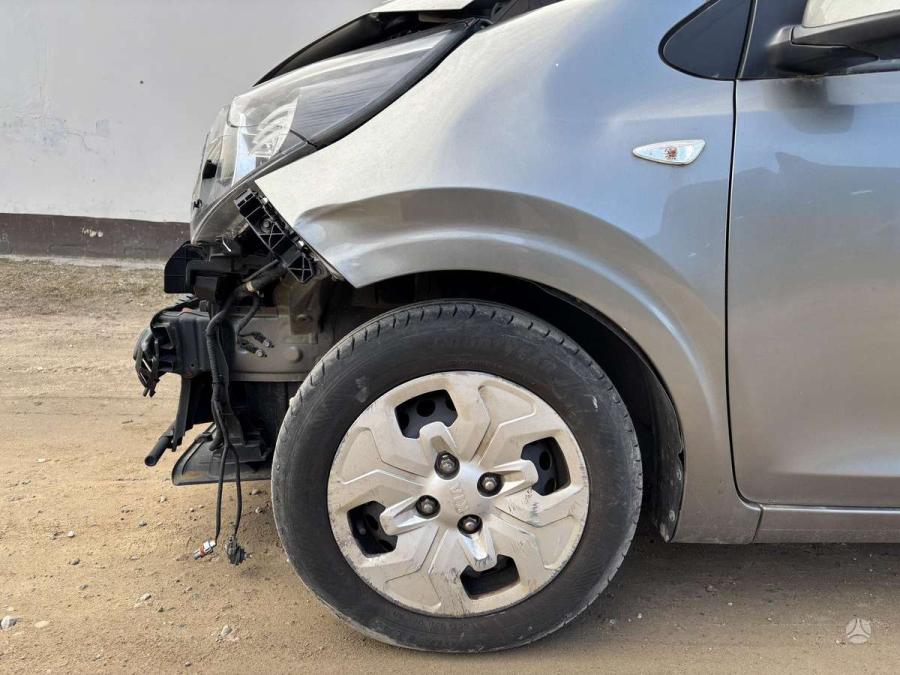 Желтый Киа Пиканто 2020 в Таураге, объемом двигателя 1.00 л и пробегом 49 тыс. км за 2100 €, фото 6 на AUTOMOTO.COM.LV