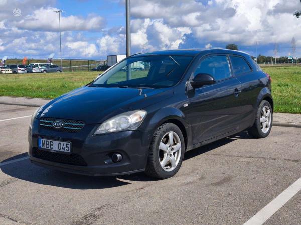Melns Kia ProCeed 2009 Marijampole, ar dzinēja tilpumu 1.99 L un nobraukumu 260 tūkst. km par 1950 €, foto 3 vietnē AUTOMOTO.COM.LV