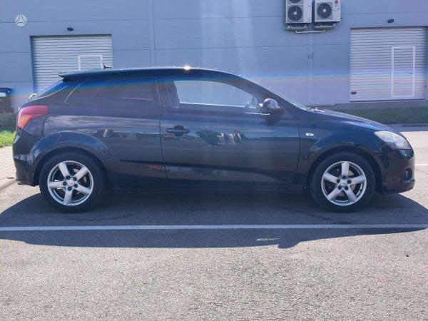 Melns Kia ProCeed 2009 Marijampole, ar dzinēja tilpumu 1.99 L un nobraukumu 260 tūkst. km par 1950 €, foto 5 vietnē AUTOMOTO.COM.LV