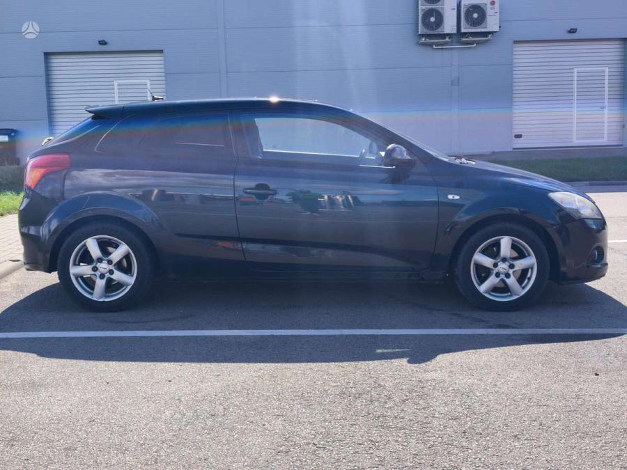 Melns Kia ProCeed 2009 Marijampole, ar dzinēja tilpumu 1.99 L un nobraukumu 260 tūkst. km par 1950 €, foto 5 vietnē AUTOMOTO.COM.LV