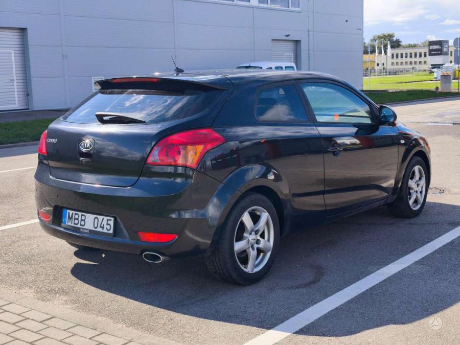 Melns Kia ProCeed 2009 Marijampole, ar dzinēja tilpumu 1.99 L un nobraukumu 260 tūkst. km par 1950 €, foto 8 vietnē AUTOMOTO.COM.LV