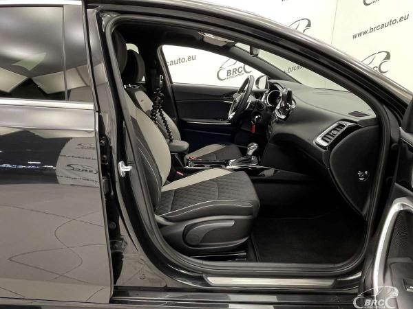 Black Kia ProCeed 2019 in Vilnius, with an engine capacity of 1.35 L and mileage of 100 thousand km for 13300 €, photo 5 on AUTOMOTO.COM.LV