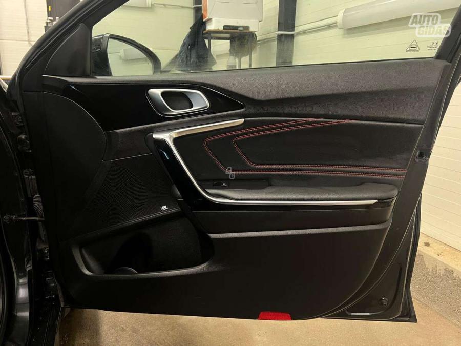 Melns Kia ProCeed 2019 Aukštieji Rusokai, ar dzinēja tilpumu 1.60 L un nobraukumu 120 tūkst. km par 14900 €, foto 37 vietnē AUTOMOTO.COM.LV