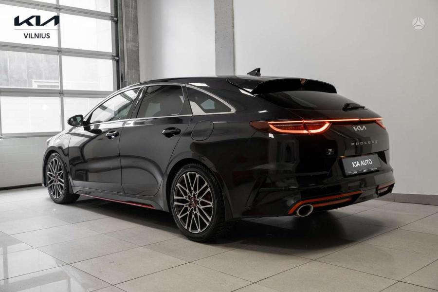 Black Kia ProCeed 2021 in Vilnius, with an engine capacity of 1.60 L and mileage of 116 thousand km for 18900 €, photo 31 on AUTOMOTO.COM.LV
