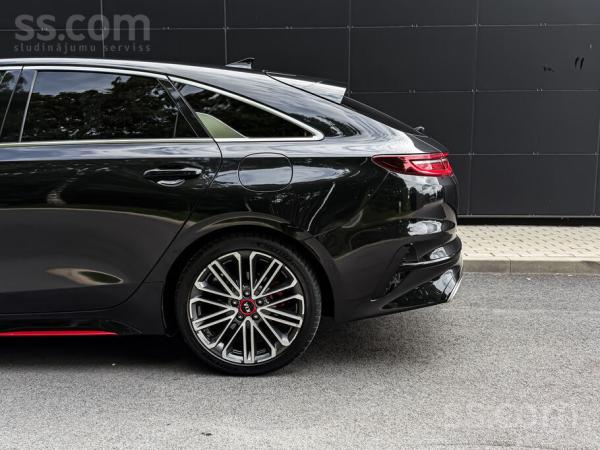 Black Kia ProCeed 2022 in Jelgava, with an engine capacity of 1.60 L and mileage of 74 thousand km for 19950 €, photo 7 on AUTOMOTO.COM.LV