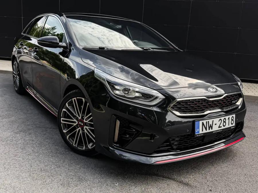Black Kia ProCeed 2022 in Jelgava, with an engine capacity of 1.60 L and mileage of 74 thousand km for 19950 €, photo 1 on AUTOMOTO.COM.LV