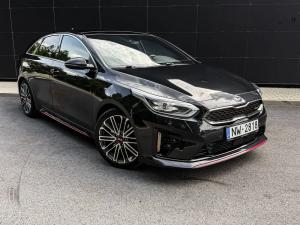 Black Kia ProCeed 2022 in Jelgava, with an engine capacity of 1.60 L and mileage of 74 thousand km for 19950 €, photo 3 on AUTOMOTO.COM.LV