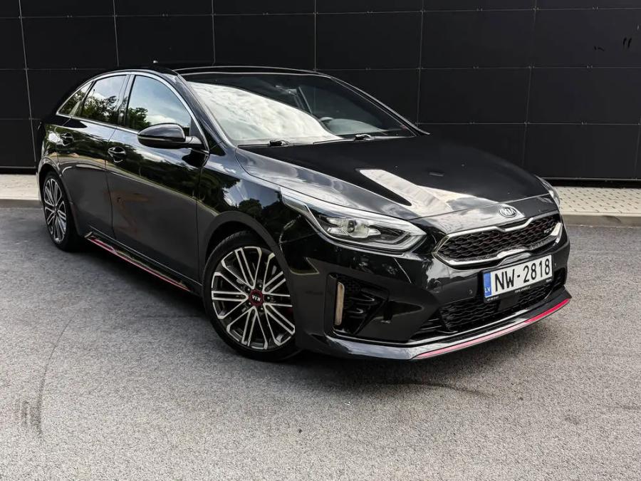 Black Kia ProCeed 2022 in Jelgava, with an engine capacity of 1.60 L and mileage of 74 thousand km for 19950 €, photo 3 on AUTOMOTO.COM.LV