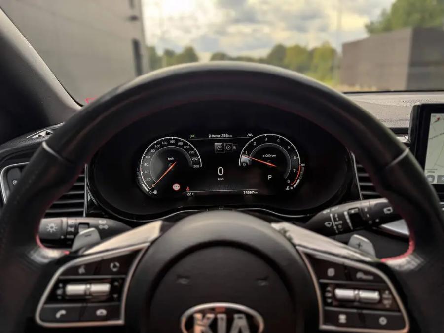 Black Kia ProCeed 2022 in Jelgava, with an engine capacity of 1.60 L and mileage of 74 thousand km for 19950 €, photo 27 on AUTOMOTO.COM.LV