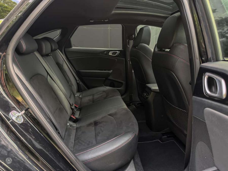 Melns Kia ProCeed 2022 Šauļi, ar dzinēja tilpumu 1.59 L un nobraukumu 74 tūkst. km par 18990 €, foto 17 vietnē AUTOMOTO.COM.LV