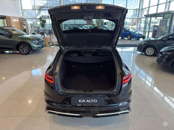 Black Kia ProCeed 2024 in Vilnius, with an engine capacity of 1.60 L and mileage of 18 thousand km for 25490 €, photo 11 on AUTOMOTO.COM.LV