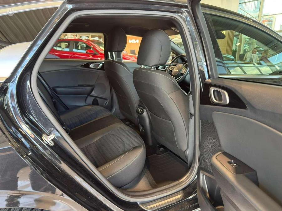 Melns Kia ProCeed 2024 Viļņa, ar dzinēja tilpumu 1.60 L un nobraukumu 18 tūkst. km par 25490 €, foto 15 vietnē AUTOMOTO.COM.LV