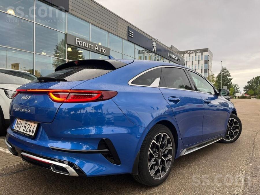 Blue Kia ProCeed 2023 in Riga, with an engine capacity of 1.50 L and mileage of 79 thousand km for 17500 €, photo 4 on AUTOMOTO.COM.LV