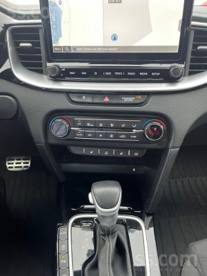 Blue Kia ProCeed 2023 in Riga, with an engine capacity of 1.50 L and mileage of 79 thousand km for 17500 €, photo 21 on AUTOMOTO.COM.LV