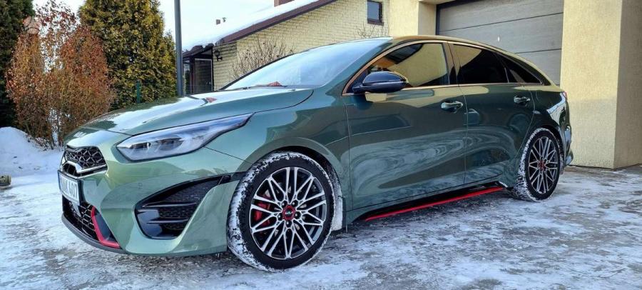 Green Kia ProCeed 2024 in Kaunas, with an engine capacity of 1.59 L and mileage of 32 thousand km for 25000 €, photo 3 on AUTOMOTO.COM.LV