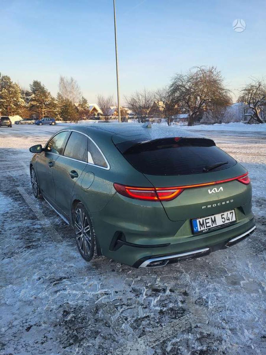 Green Kia ProCeed 2022 in Vilnius, with an engine capacity of 1.48 L and mileage of 86 thousand km for 18500 €, photo 3 on AUTOMOTO.COM.LV