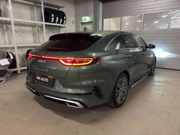 Green Kia ProCeed 2022 in Vilnius, with an engine capacity of 1.50 L and mileage of 85 thousand km for 19500 €, photo 2 on AUTOMOTO.COM.LV