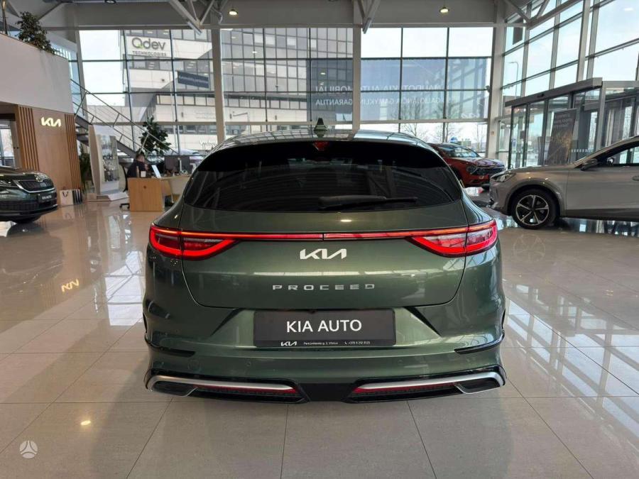Green Kia ProCeed 2022 in Vilnius, with an engine capacity of 1.50 L and mileage of 85 thousand km for 19500 €, photo 4 on AUTOMOTO.COM.LV