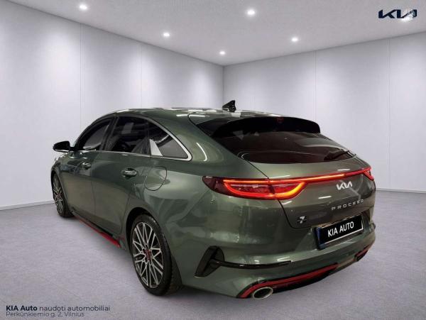 Green Kia ProCeed 2023 in Vilnius, with an engine capacity of 1.60 L and mileage of 54 thousand km for 26900 €, photo 2 on AUTOMOTO.COM.LV