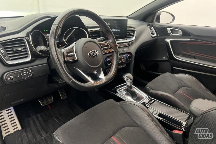 Grey Kia ProCeed 2019 in Kaunas, with an engine capacity of 0.00 L and mileage of 83 thousand km for 22426 €, photo 6 on AUTOMOTO.COM.LV