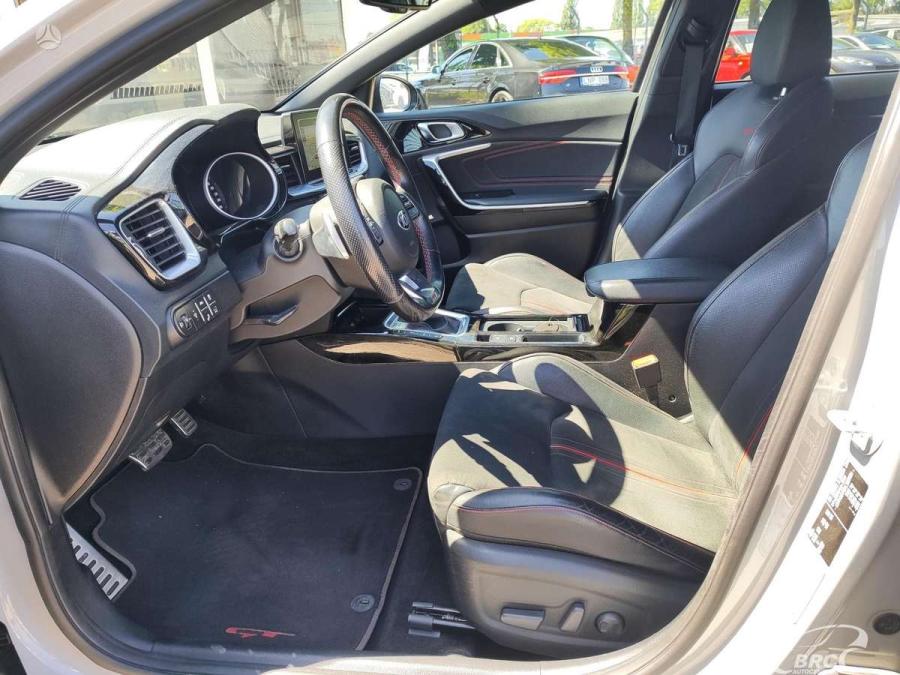 Grey Kia ProCeed 2019 in Klaipeda, with an engine capacity of 1.59 L and mileage of 59 thousand km for 15900 €, photo 25 on AUTOMOTO.COM.LV