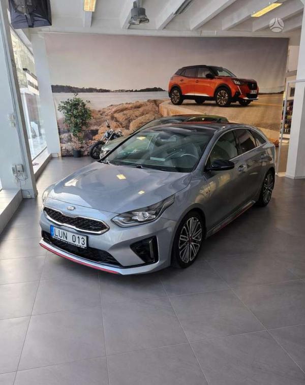 Pelēks Kia ProCeed 2021 Klaipėda, ar dzinēja tilpumu 1.59 L un nobraukumu 105 tūkst. km par 18900 €, foto 1 vietnē AUTOMOTO.COM.LV