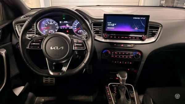 Grey Kia ProCeed 2021 in Vilnius, with an engine capacity of 1.48 L and mileage of 29 thousand km for 18900 €, photo 4 on AUTOMOTO.COM.LV