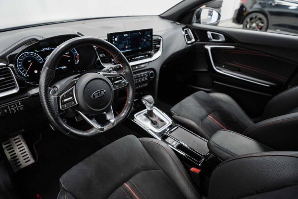 Grey Kia ProCeed 2021 in Tallinn, with an engine capacity of 1.60 L and mileage of 56 thousand km for 19900 €, photo 9 on AUTOMOTO.COM.LV