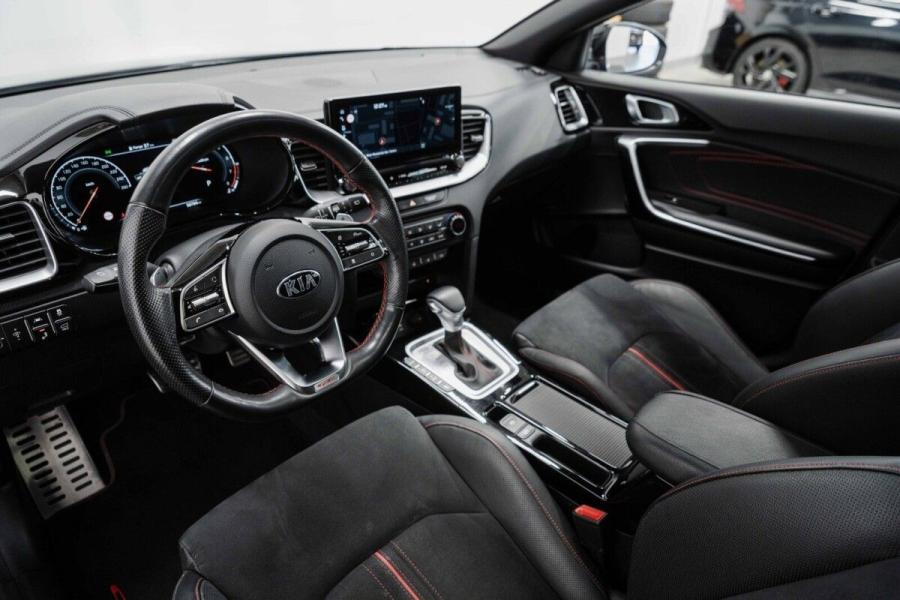 Grey Kia ProCeed 2021 in Tallinn, with an engine capacity of 1.60 L and mileage of 56 thousand km for 19900 €, photo 9 on AUTOMOTO.COM.LV
