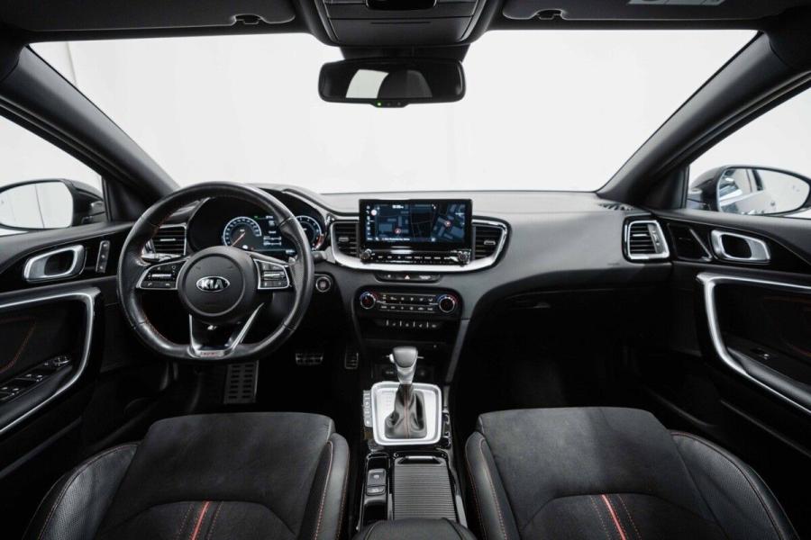 Grey Kia ProCeed 2021 in Tallinn, with an engine capacity of 1.60 L and mileage of 56 thousand km for 19900 €, photo 10 on AUTOMOTO.COM.LV