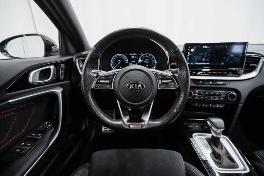 Grey Kia ProCeed 2021 in Tallinn, with an engine capacity of 1.60 L and mileage of 56 thousand km for 19900 €, photo 11 on AUTOMOTO.COM.LV