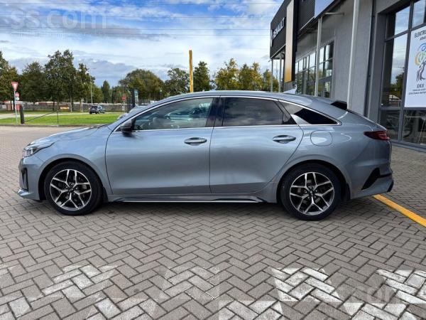 Grey Kia ProCeed 2021 in Liepaja, with an engine capacity of 1.50 L and mileage of 71 thousand km for 16940 €, photo 3 on AUTOMOTO.COM.LV