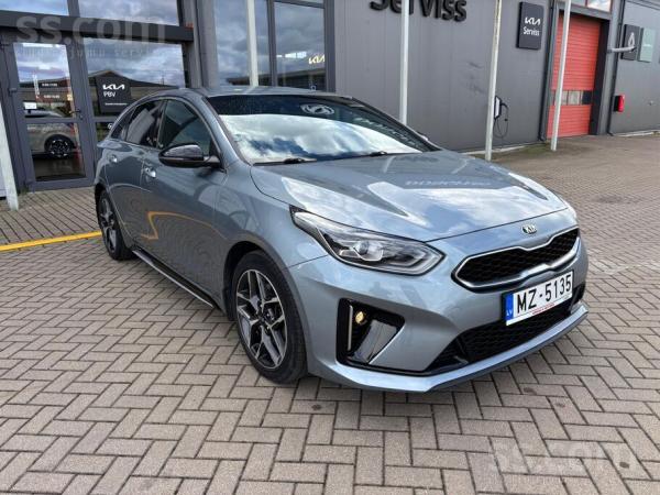 Grey Kia ProCeed 2021 in Liepaja, with an engine capacity of 1.50 L and mileage of 71 thousand km for 16940 €, photo 8 on AUTOMOTO.COM.LV