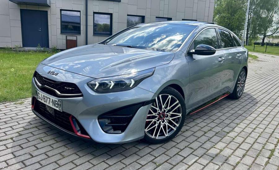 Grey Kia ProCeed 2022 in Taurage, with an engine capacity of 1.59 L and mileage of 230 thousand km for 14300 €, photo 1 on AUTOMOTO.COM.LV