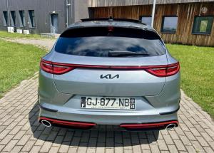 Grey Kia ProCeed 2022 in Taurage, with an engine capacity of 1.59 L and mileage of 230 thousand km for 14300 €, photo 4 on AUTOMOTO.COM.LV