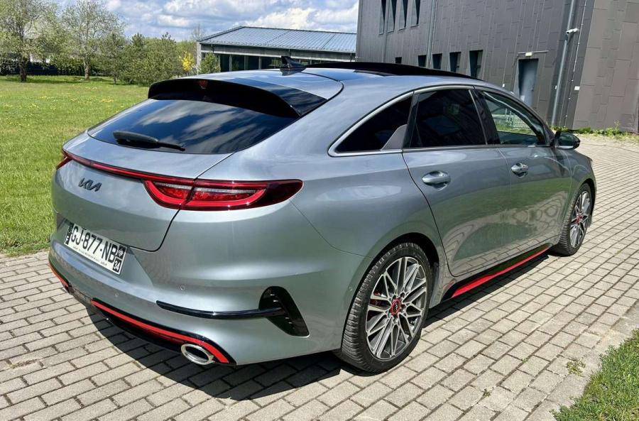 Grey Kia ProCeed 2022 in Taurage, with an engine capacity of 1.59 L and mileage of 230 thousand km for 14300 €, photo 5 on AUTOMOTO.COM.LV