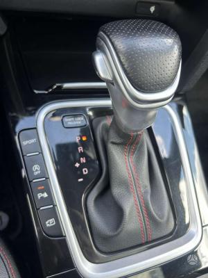 Grey Kia ProCeed 2022 in Taurage, with an engine capacity of 1.59 L and mileage of 230 thousand km for 14300 €, photo 17 on AUTOMOTO.COM.LV