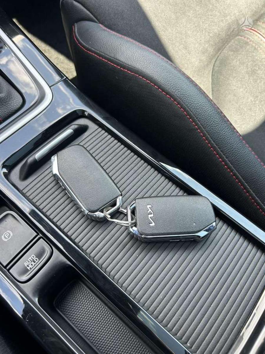 Grey Kia ProCeed 2022 in Taurage, with an engine capacity of 1.59 L and mileage of 230 thousand km for 14300 €, photo 26 on AUTOMOTO.COM.LV