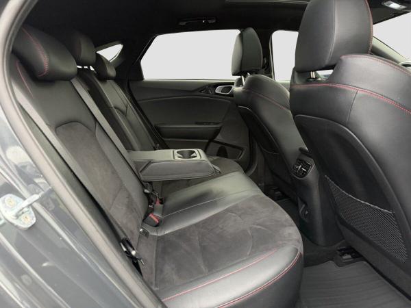 Pelēks Kia ProCeed 2023 Pērnava, ar dzinēja tilpumu 1.60 L un nobraukumu 48 tūkst. km par 23900 €, foto 8 vietnē AUTOMOTO.COM.LV