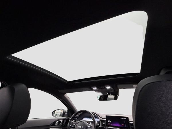 Pelēks Kia ProCeed 2023 Pērnava, ar dzinēja tilpumu 1.60 L un nobraukumu 48 tūkst. km par 23900 €, foto 9 vietnē AUTOMOTO.COM.LV