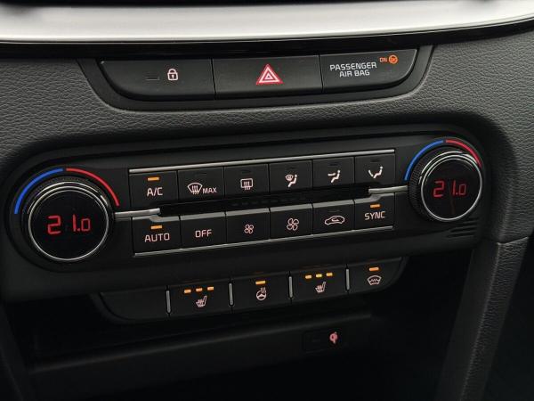 Pelēks Kia ProCeed 2023 Pērnava, ar dzinēja tilpumu 1.60 L un nobraukumu 48 tūkst. km par 23900 €, foto 11 vietnē AUTOMOTO.COM.LV