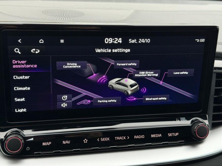 Pelēks Kia ProCeed 2023 Pērnava, ar dzinēja tilpumu 1.60 L un nobraukumu 48 tūkst. km par 23900 €, foto 17 vietnē AUTOMOTO.COM.LV